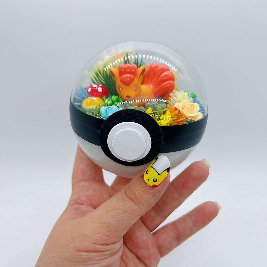LIGHT UP Vulpix Terrarium Pokeball - Etsy