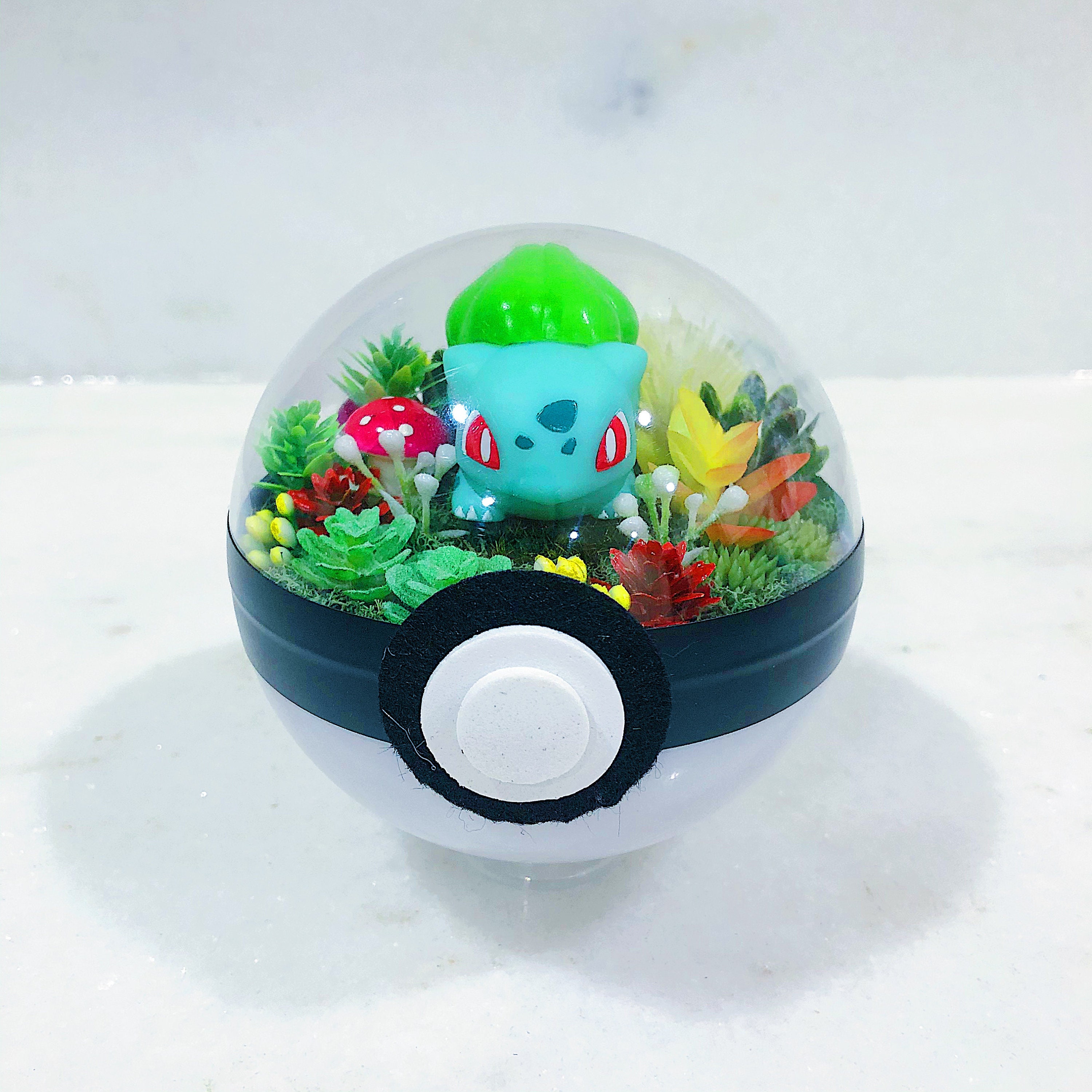 Bulbasaur Light Terrarium Pokeball - Etsy