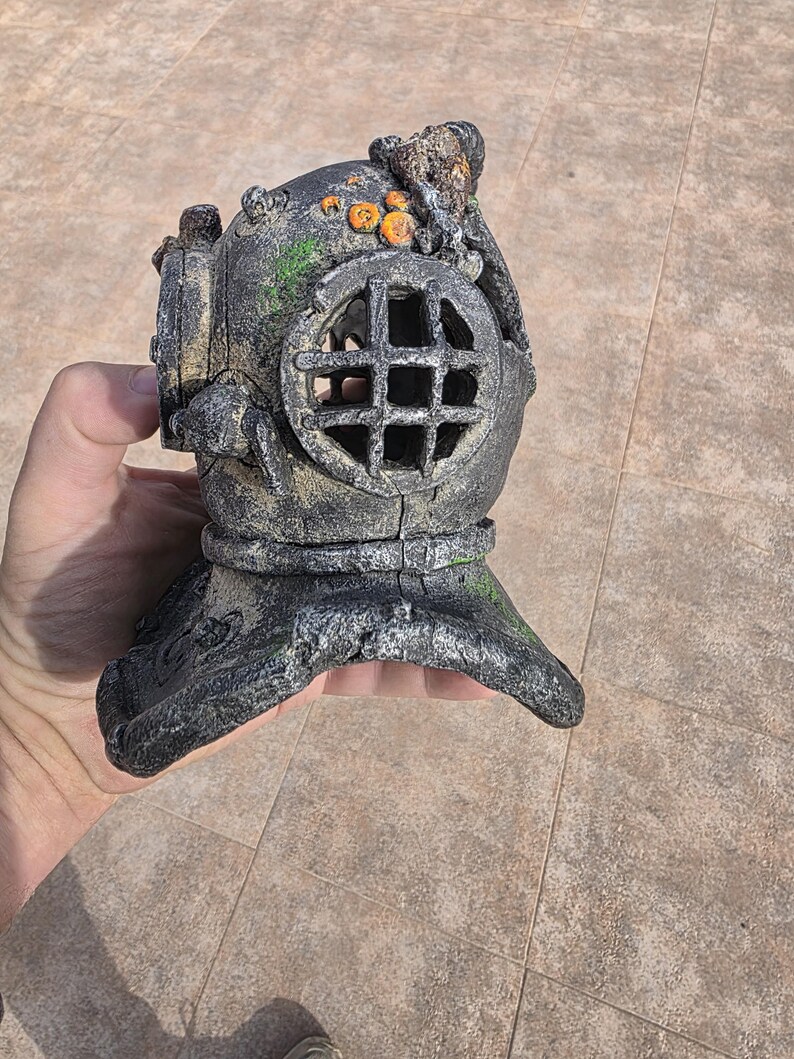 Vintage Diver Helmet Aquarium Decoration • Rustic Shipwreck Ornament ...