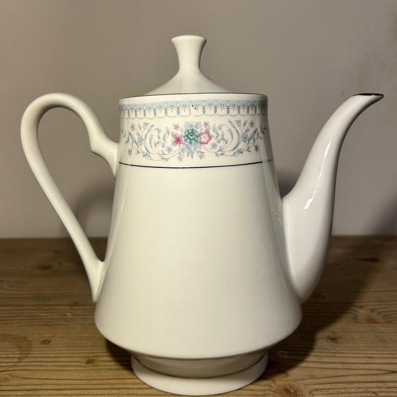 Ming Teapot - Etsy New Zealand