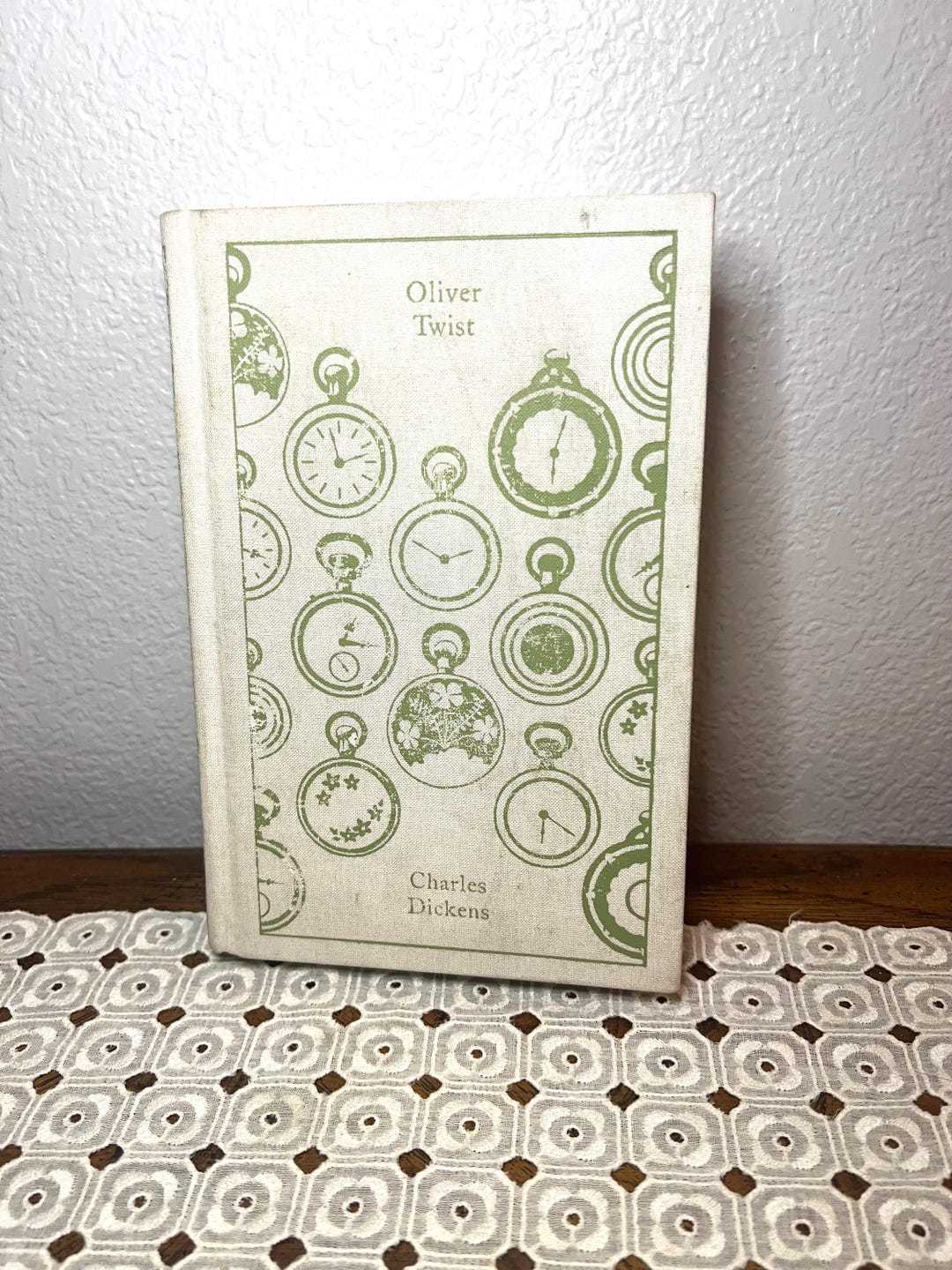 Oliver Twist by Charles Dickens – Penguin Clothbound Classics (2009 ...