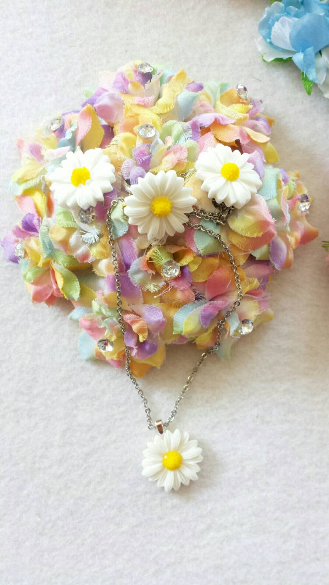 White Large Daisy Set of Necklace Earrings and Ring - Etsy