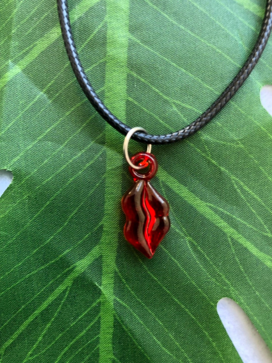 10 Red Lips Necklaces Party Favors - Etsy