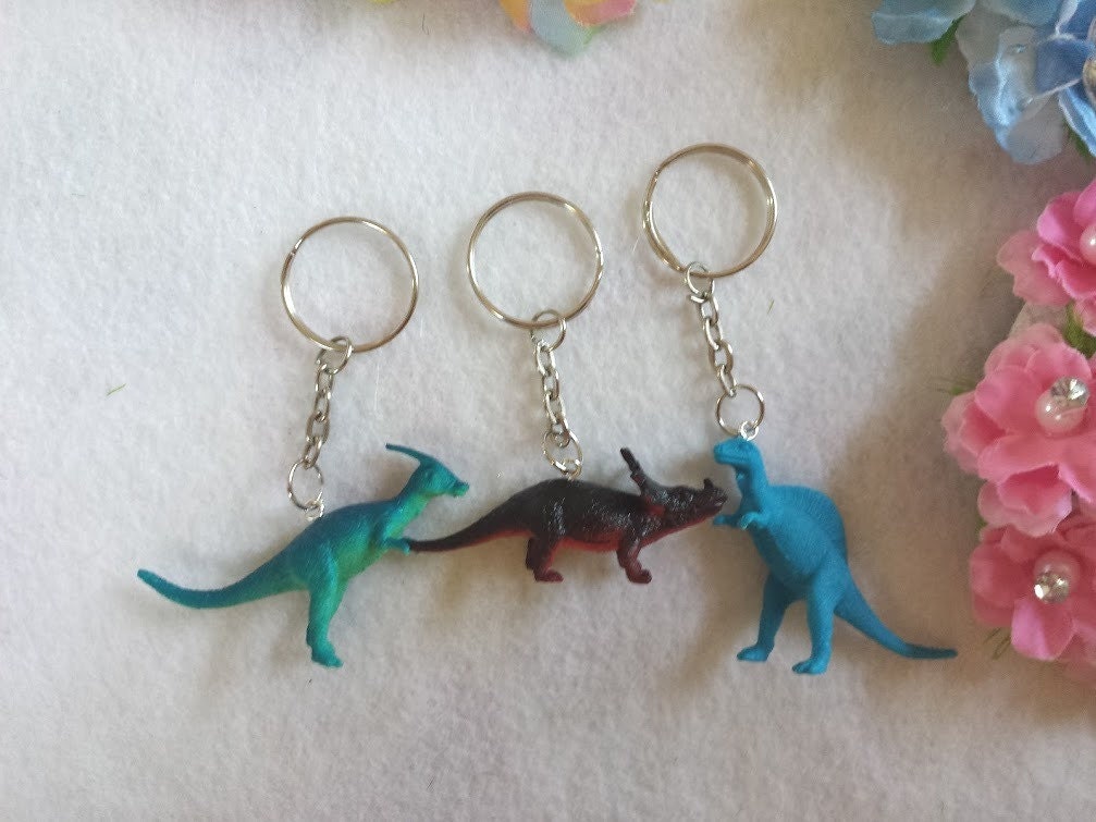 10 Dinosaur Key Holders Party favors or Cupcake toppers. | Etsy