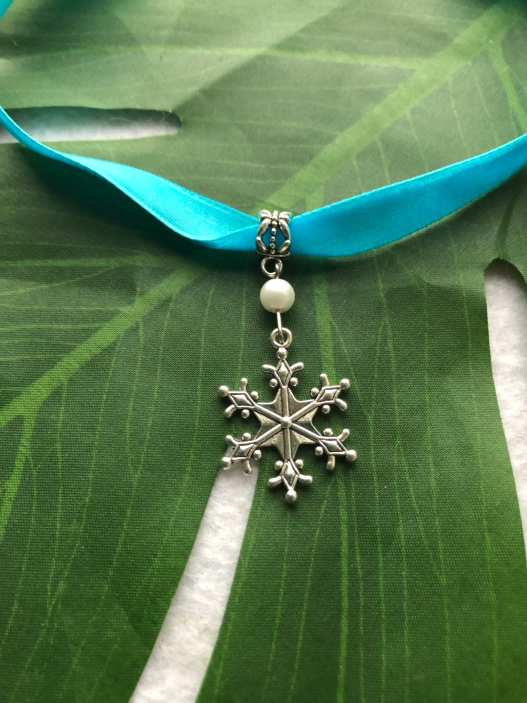 Snowflake Choker Necklace - Etsy