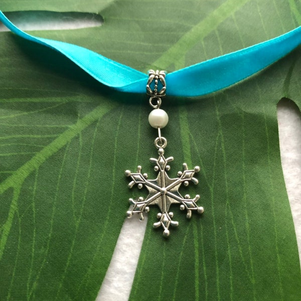 Elsa Snowflake Necklace - Etsy