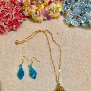 Uma Set of Necklace and Earrings - Etsy