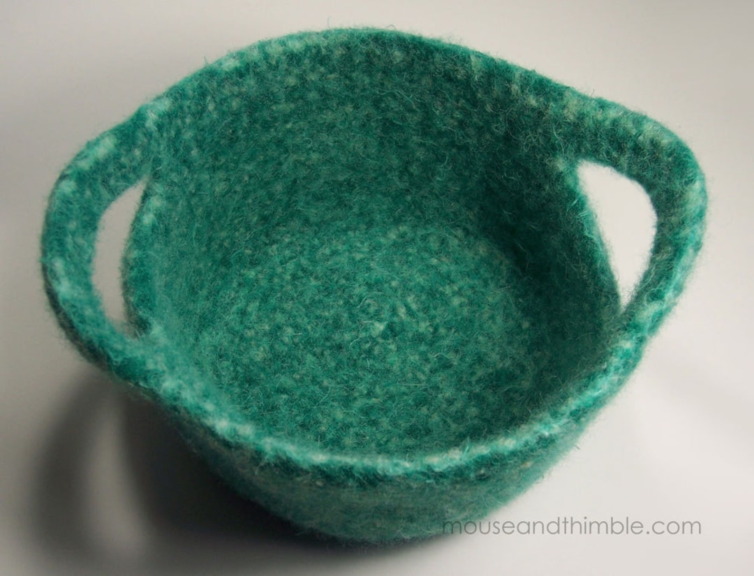 Felted Wool Baskets Crochet PATTERN, Round Two Handle Nesting Bowls ...