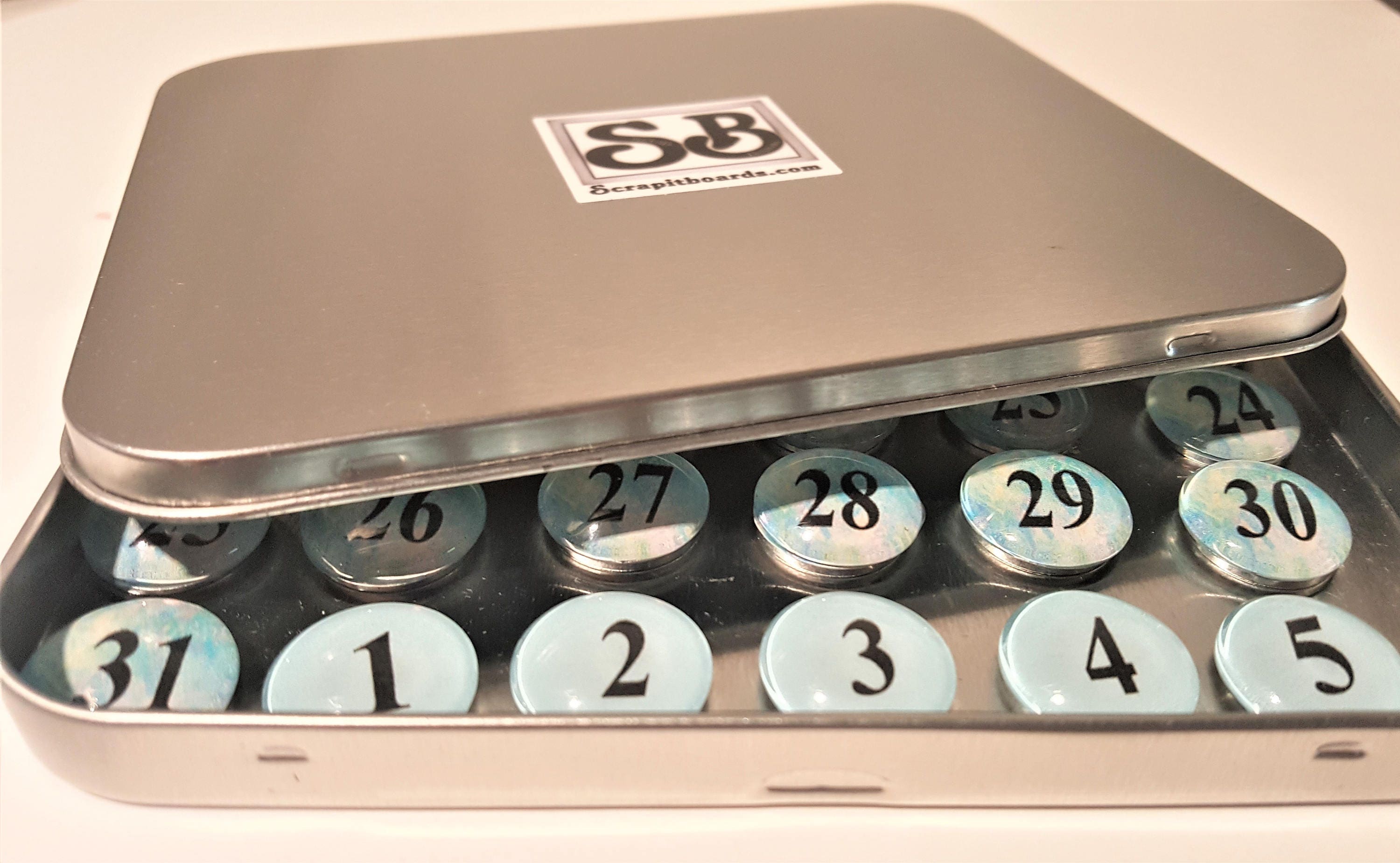 Glass light blue calendar number magnets