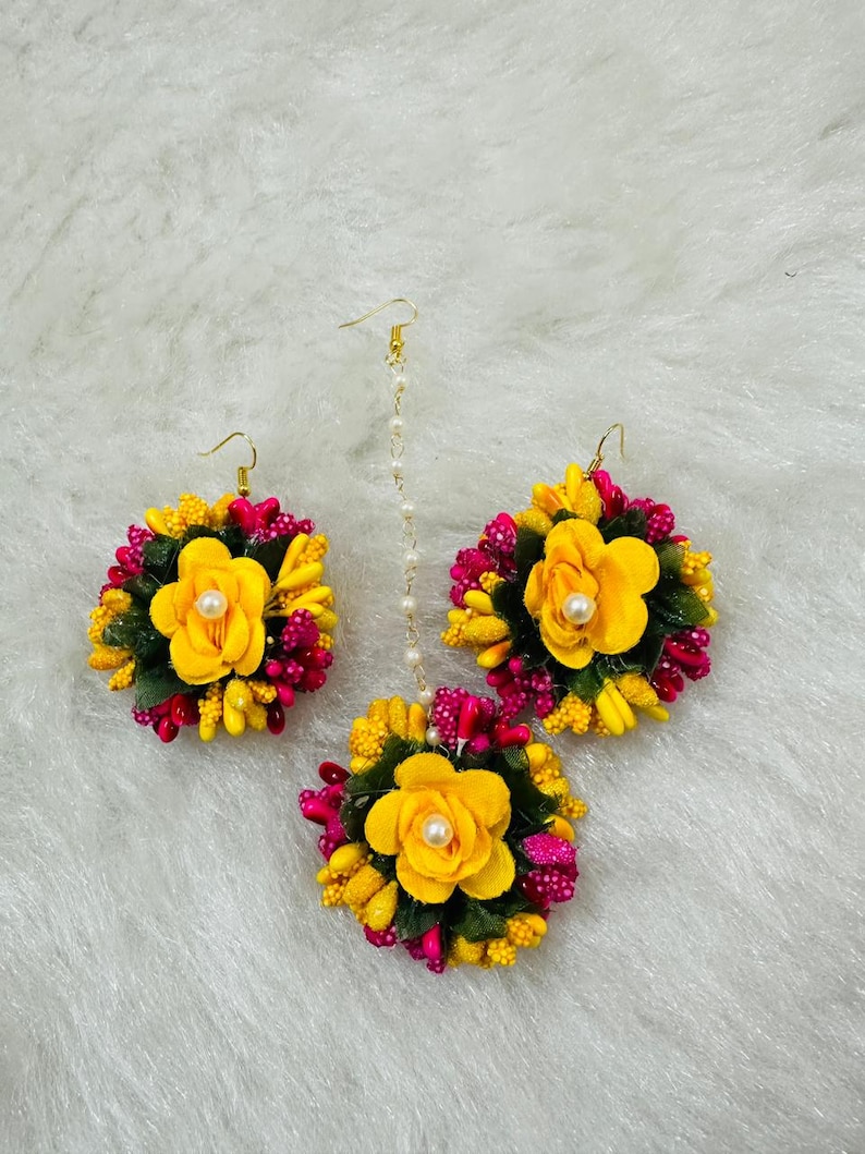 Floral Maang Tikka Mehendi Sangeet Gifts, Wedding Favors, Haldi Women's ...
