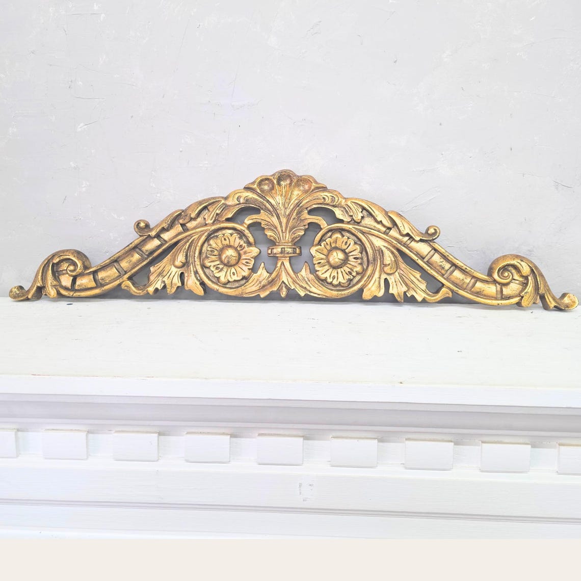 Vintage Gilt Mirror Crest Pediment 33.5” Baroque Acanthus Rosette Wall ...