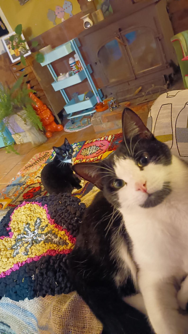 How to Rag Rug Using T-shirts, Hessian and Hook Technique - Etsy