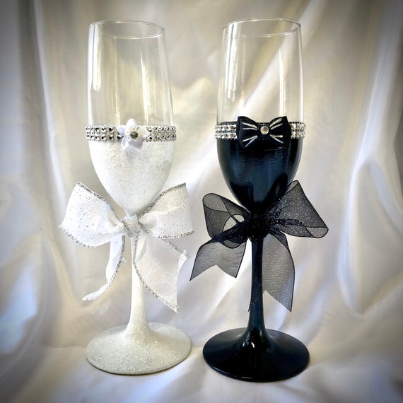 Bride and groom champagne flutes store