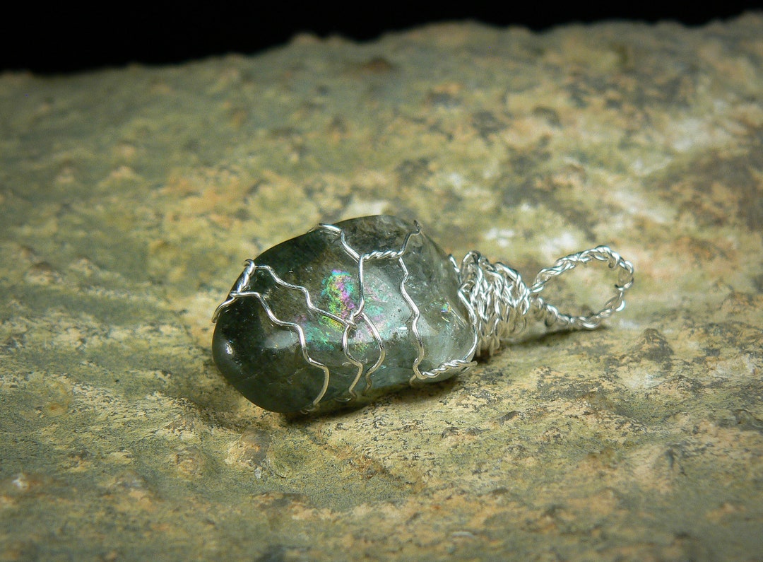 Asteria Black Star Beryl Gemstone 30 Carat Silver Pendant, Rainbow ...