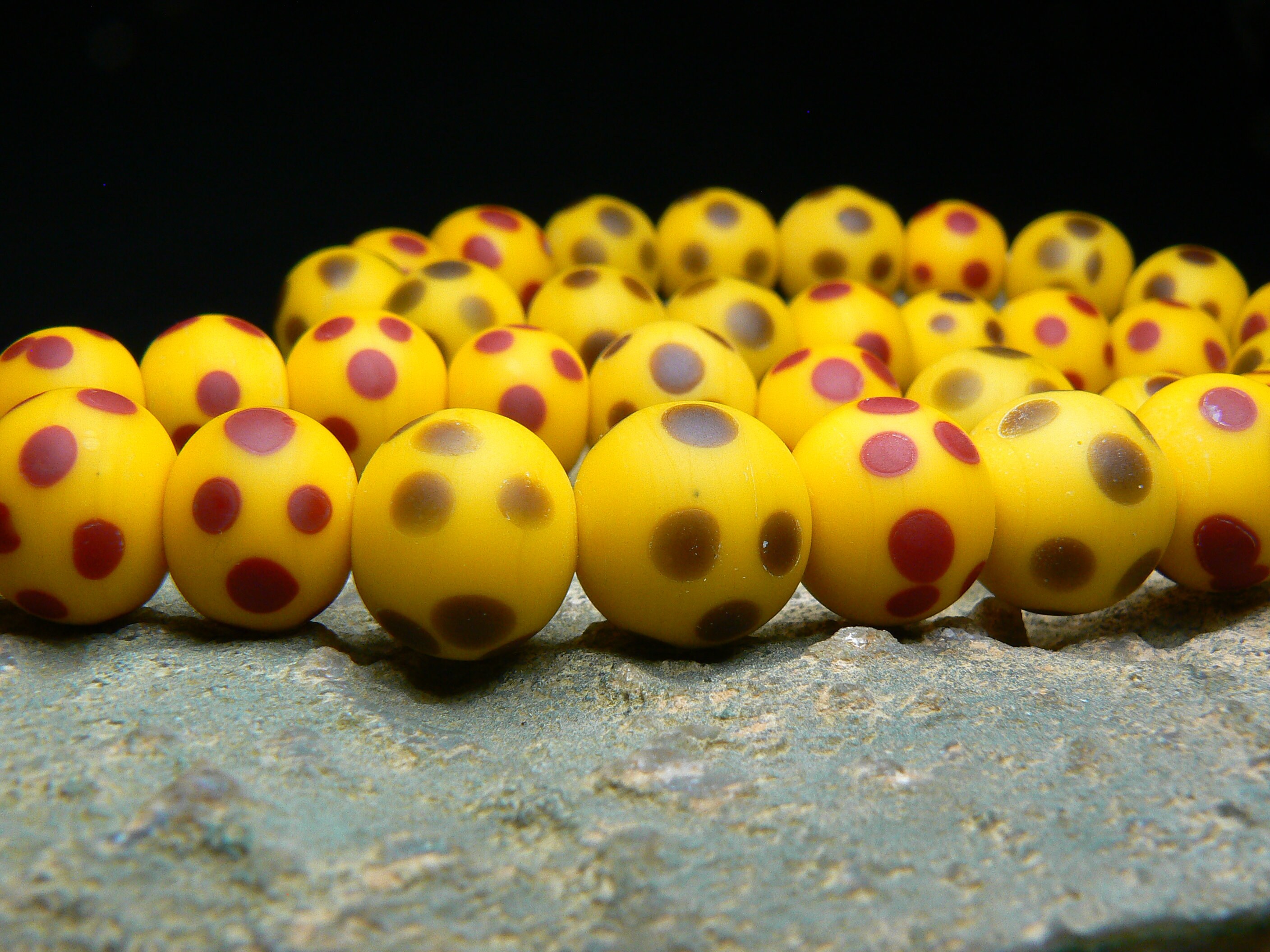 Rare Yellow Skunk Eye Vintage Venetian Glass Round Beads Strand 18 Inch ...