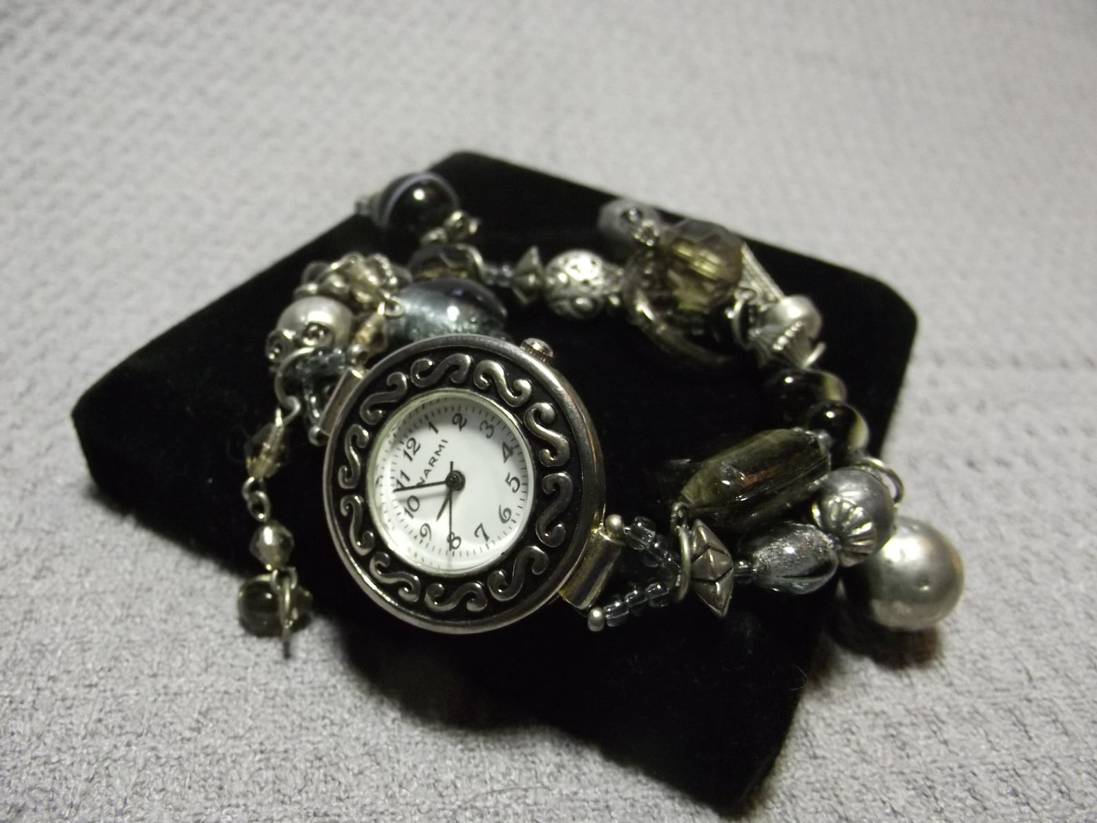 Woman's Narmi Watch With Charm Stretch Band B123-30 - Etsy