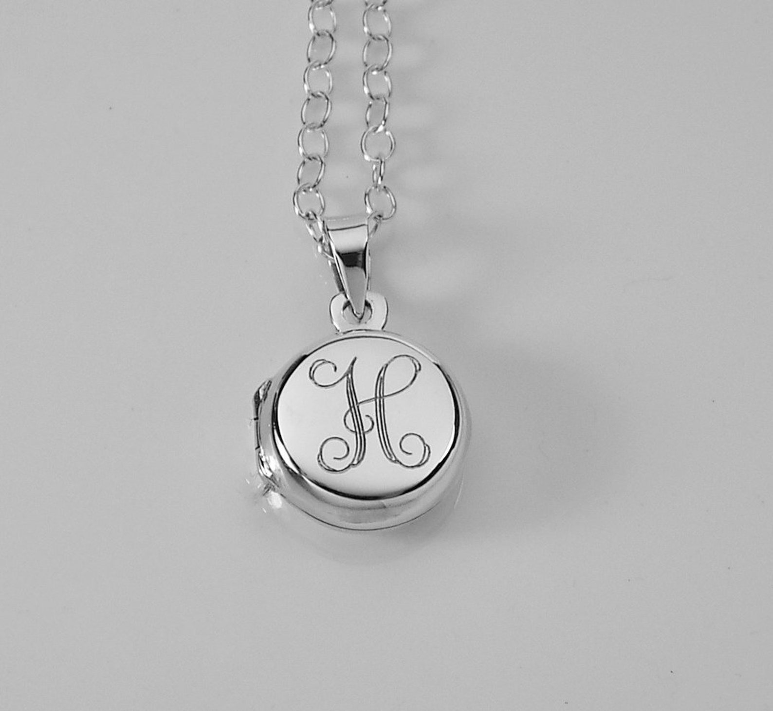 Personalized Sterling Silver Round Locket Petite 1/2 Inch - Etsy