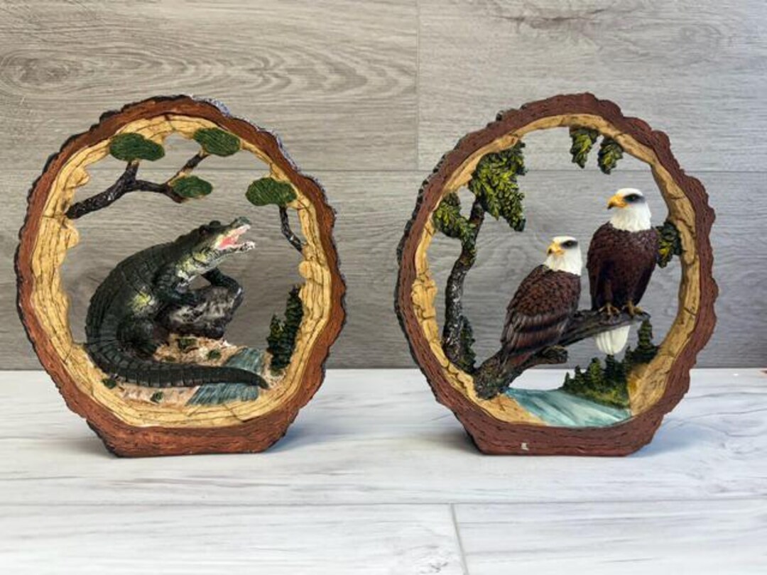 Alligator or Eagle Couple in an Artificial Wood Circle. Figurine ...
