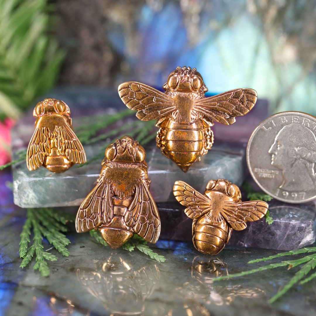 Bronze Bee Necklace by Third Eye Pinecones - Etsy