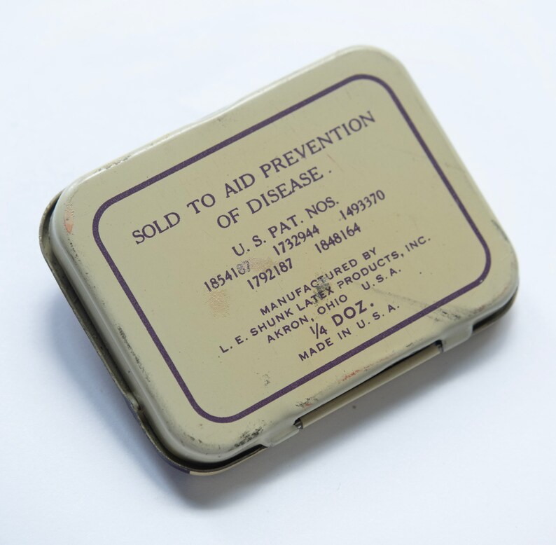 Vintage Condom Tin LE SHUNK Condom Prophylactics Tin Empty Pocket Sized ...