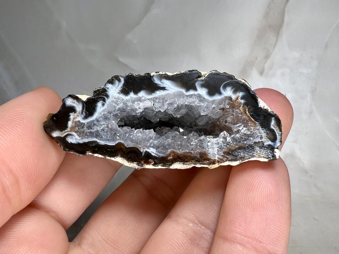 Oco Geode With Rock Crystal Core – Natural Agate With Crystals – Unique ...