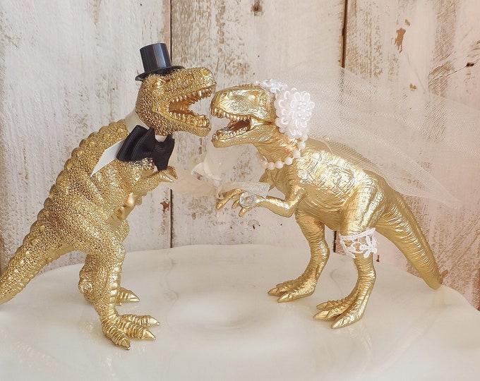 Mr. & Mrs. Dinosaur Newlyweds: Wedding Cake Topper Gold T Rex Couple ...