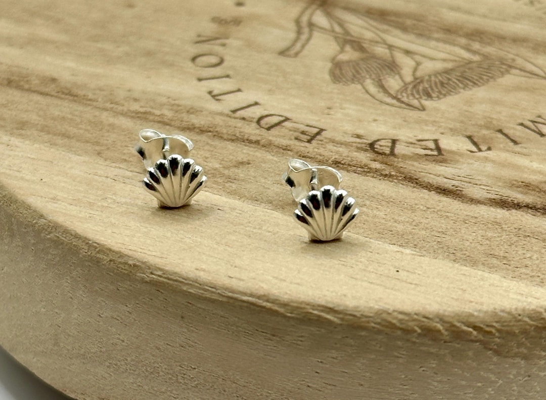 Seashell / Shell Stud Earrings in Sterling Silver - Sea Creatures ...