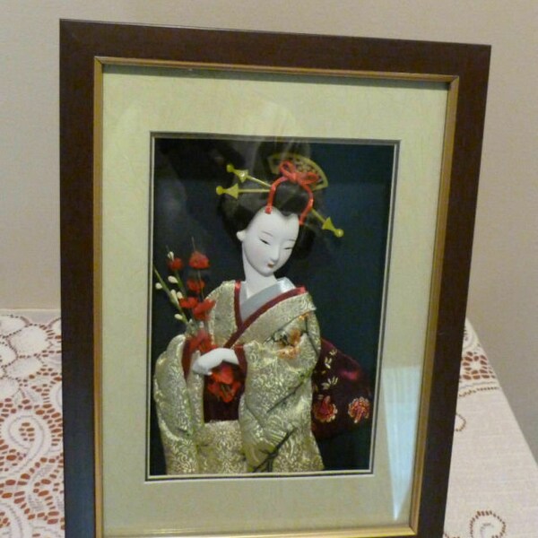 Geisha Figurine - Etsy