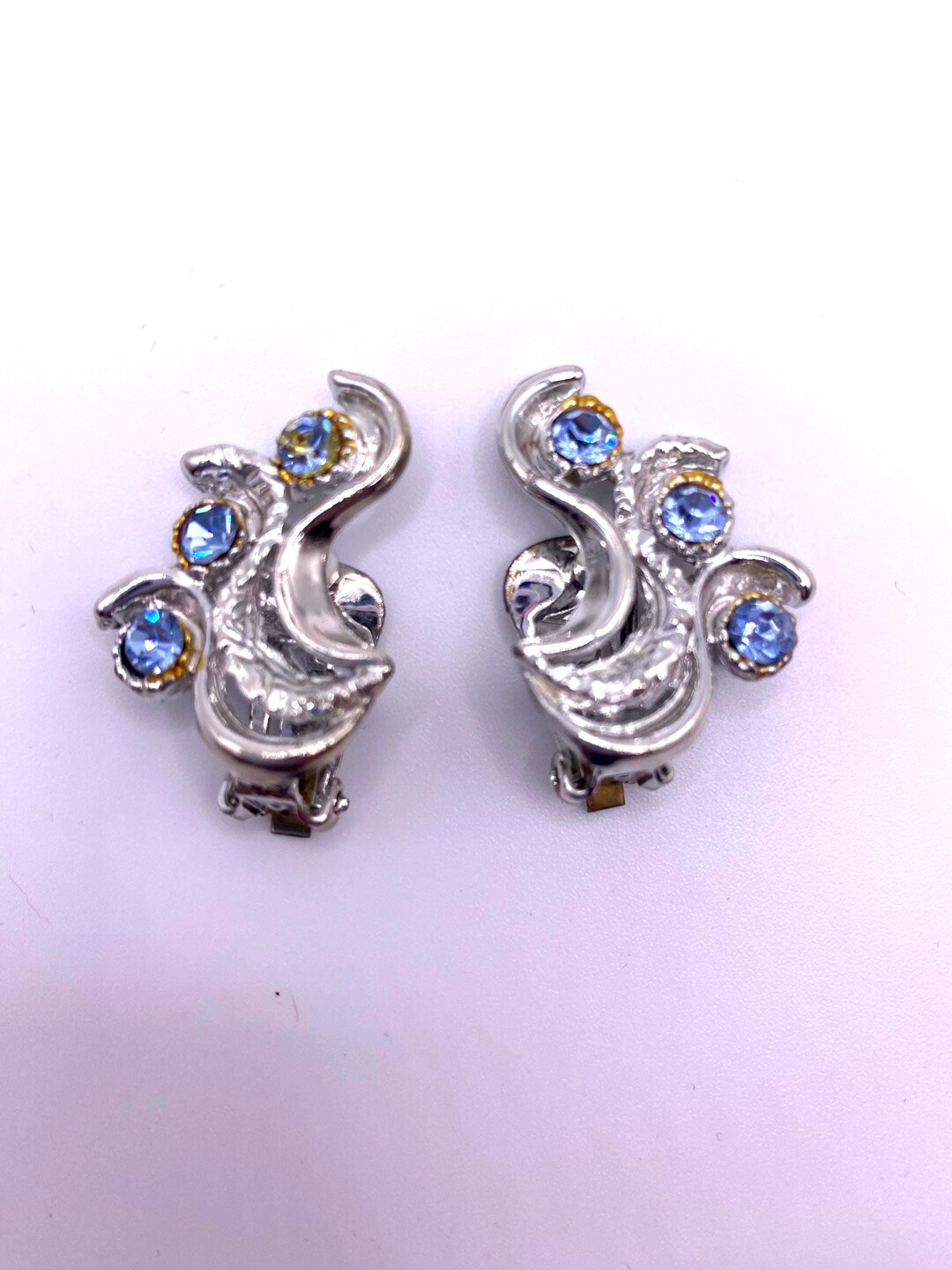 Ann Vien Earrings – Vintage Blue Rhinestone Clip Ons – Silver Tone ...