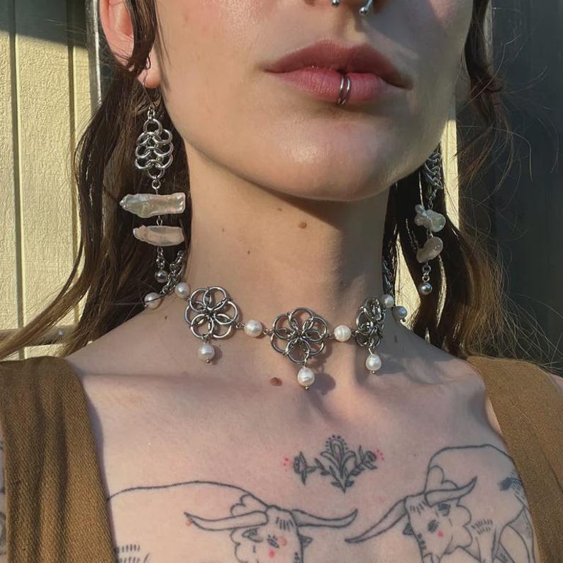 Pearl Flower Chainmail Choker - Etsy