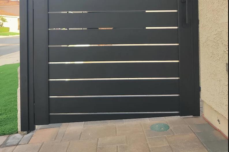 Custom Modern Black Aluminum Side Gate Kit - DIY Yard Gate With Slats ...