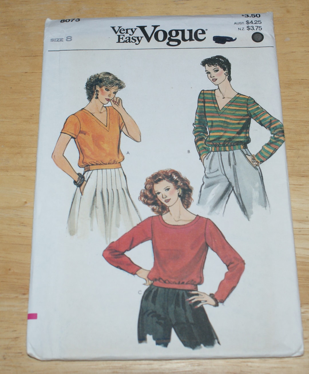 Vintage Vogue Very Easy Blouse Pattern 8073 Size 8: Uncut Pullover ...