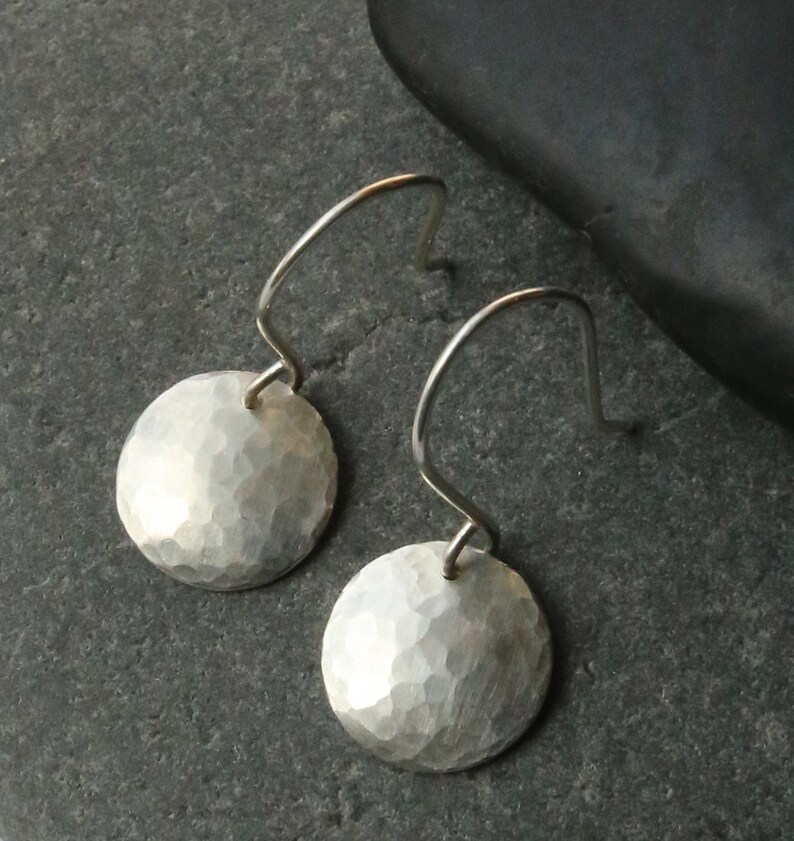Small Hammered Silver Disc Earrings - Simple Round Silver Earrings ...