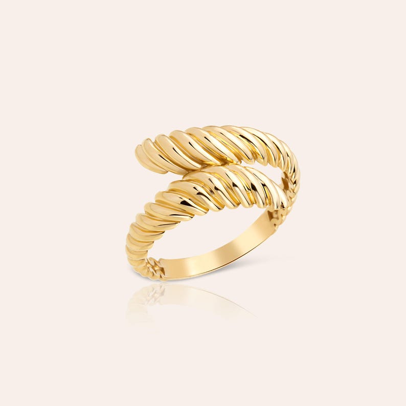 14k Solid Gold Croissant Ring, Zigzag Twist, Chunky Stacking Ring - Etsy