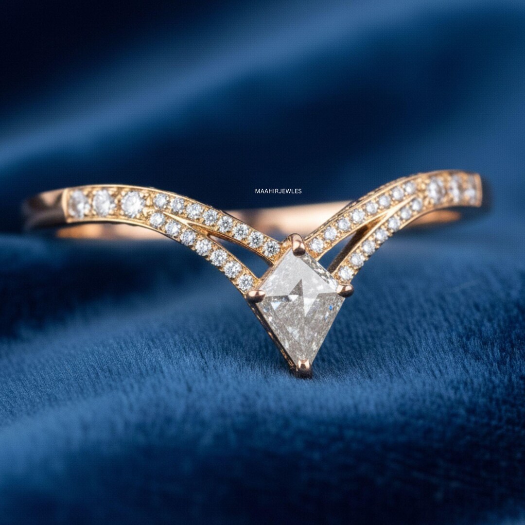 Antique Kite Cut Diamond Engagement Ring V Shape Chevron Ring Rose Gold ...