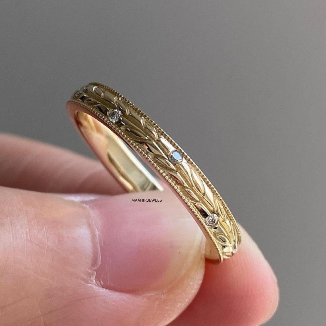 Vintage Leaf Engraved Diamond Band Wedding Band in Yellow Gold Nature ...