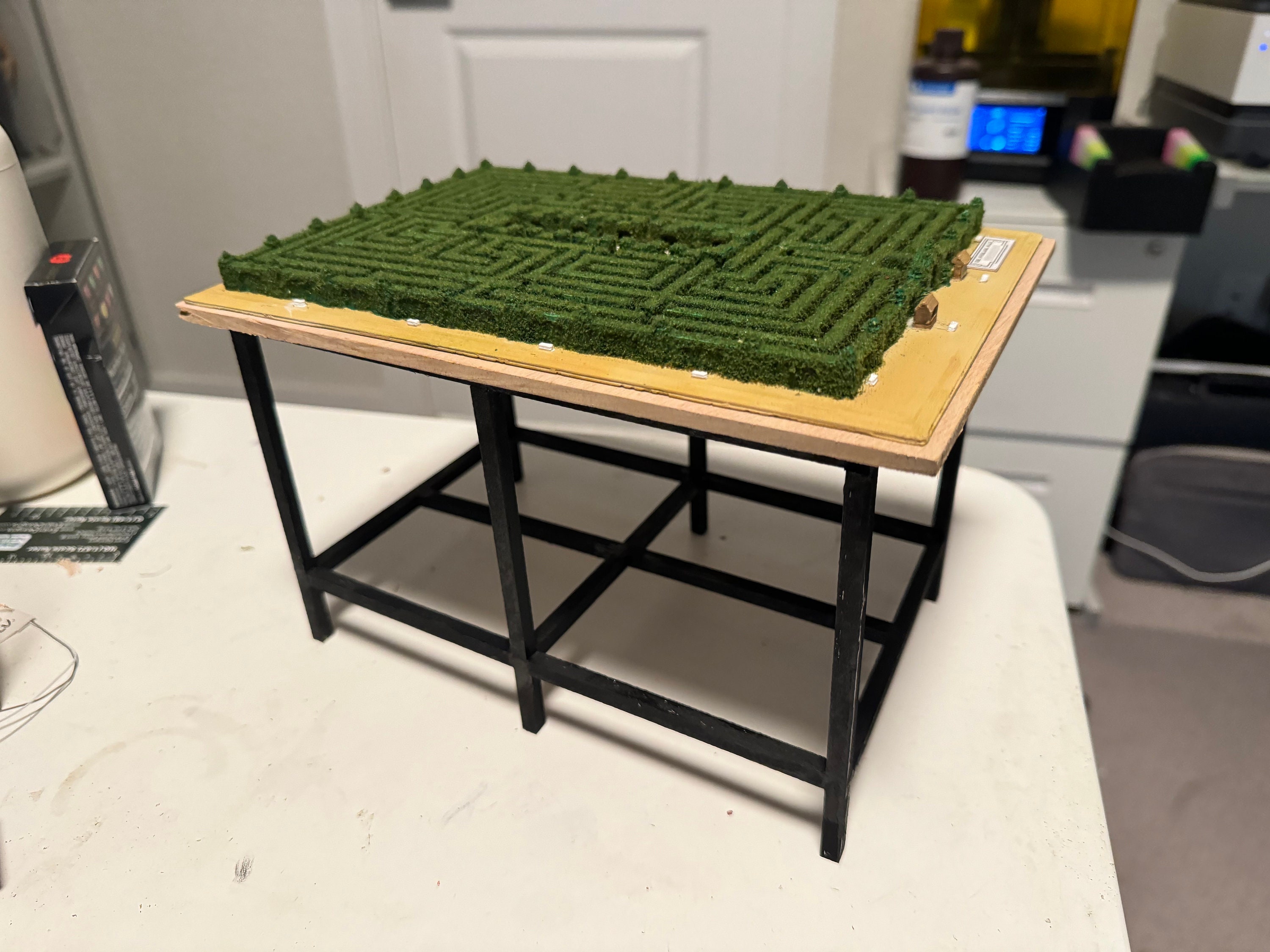 1:6 Scale Overlook Hotel Maze Model From “the Shining” - Etsy