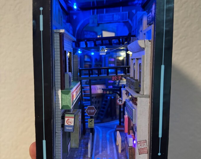 Blade Runner Book Nook Library Diorama - Etsy