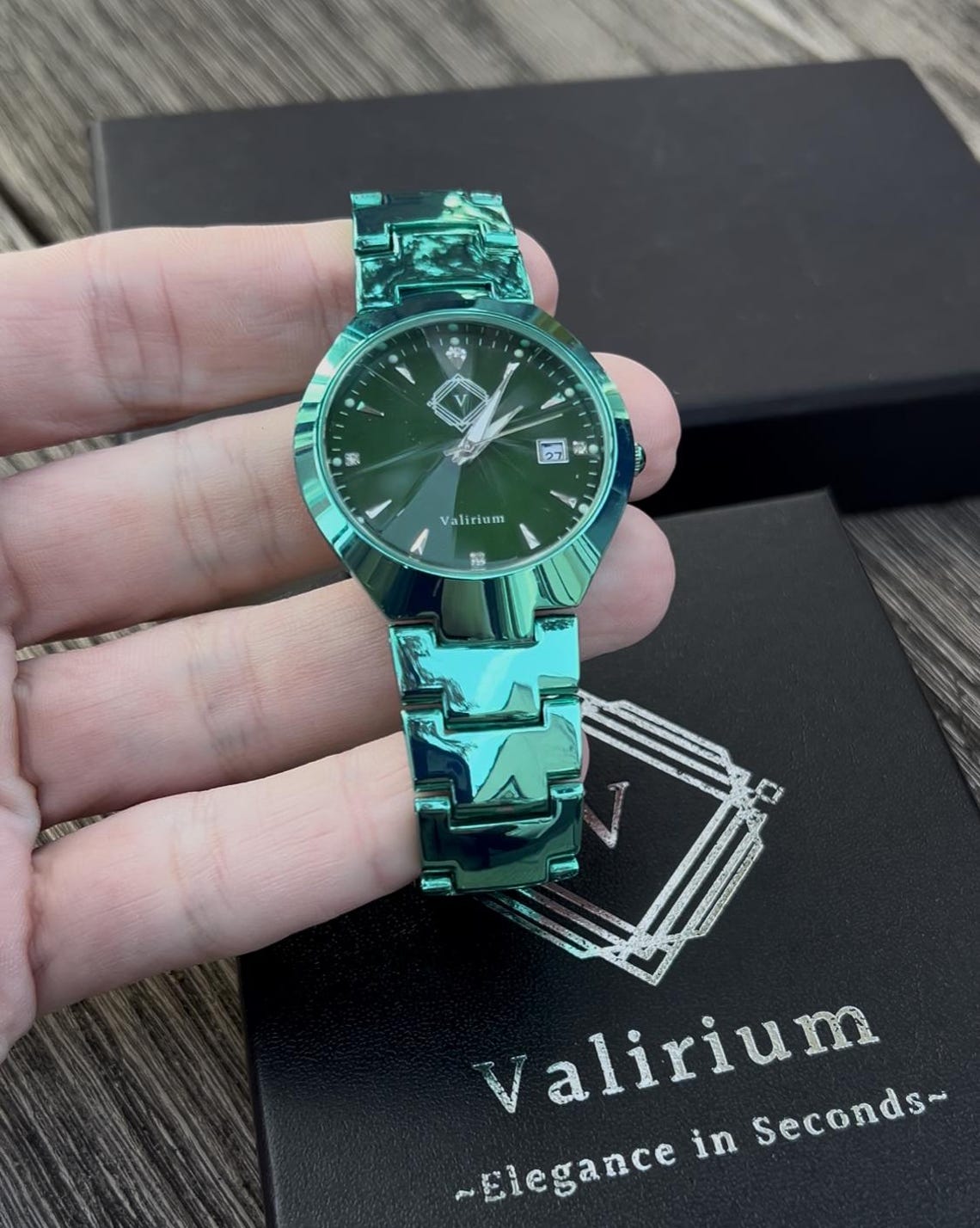 Vintage Green Watch for Men and Women | Unisex Emerald Dial Stainless ...