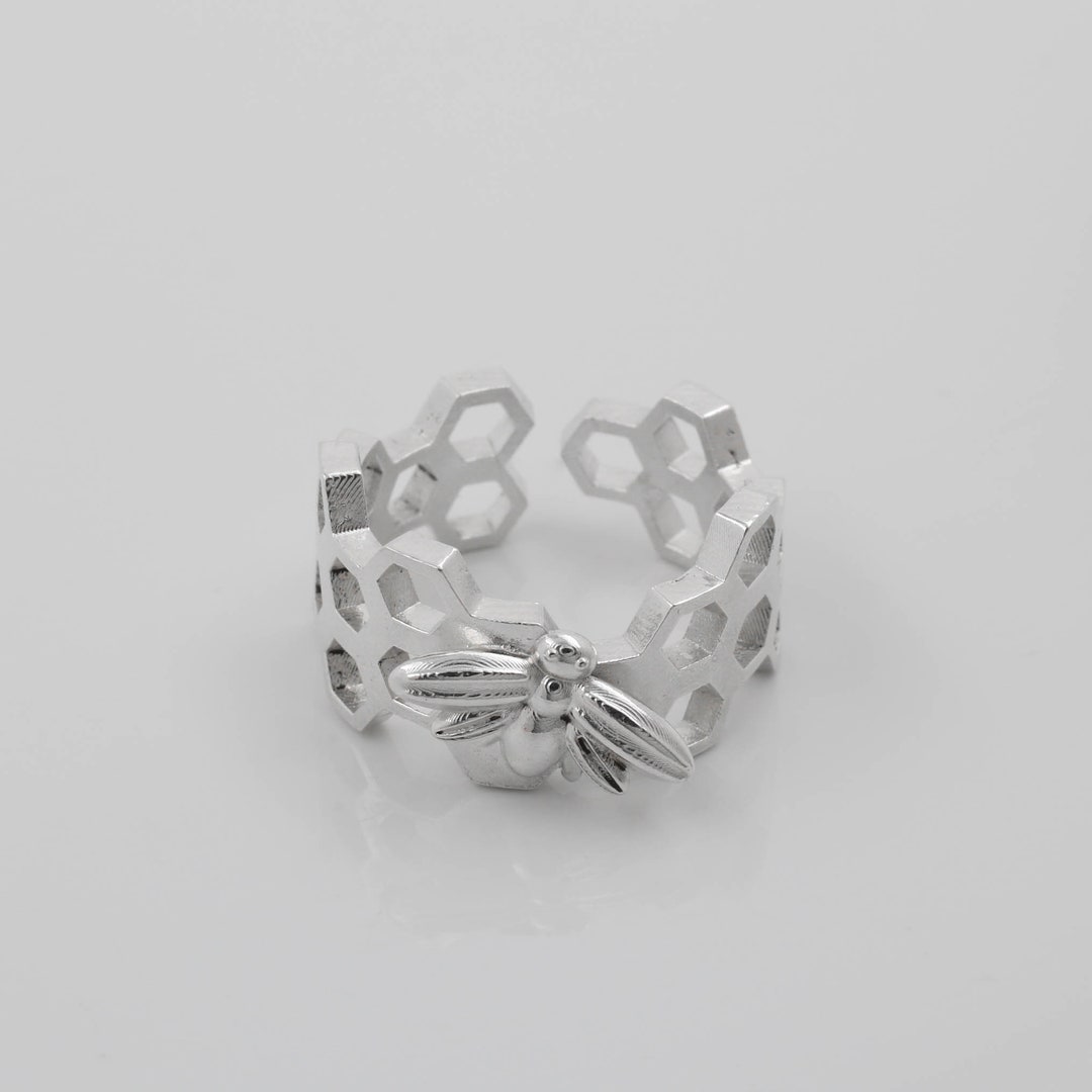 Honeycomb Bee Ring: White Gold Fine Jewelry - Etsy