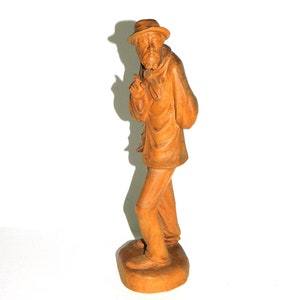 Vtg Wood Carving Man Pointing Finger Standing Hand Behind Back Hat ...