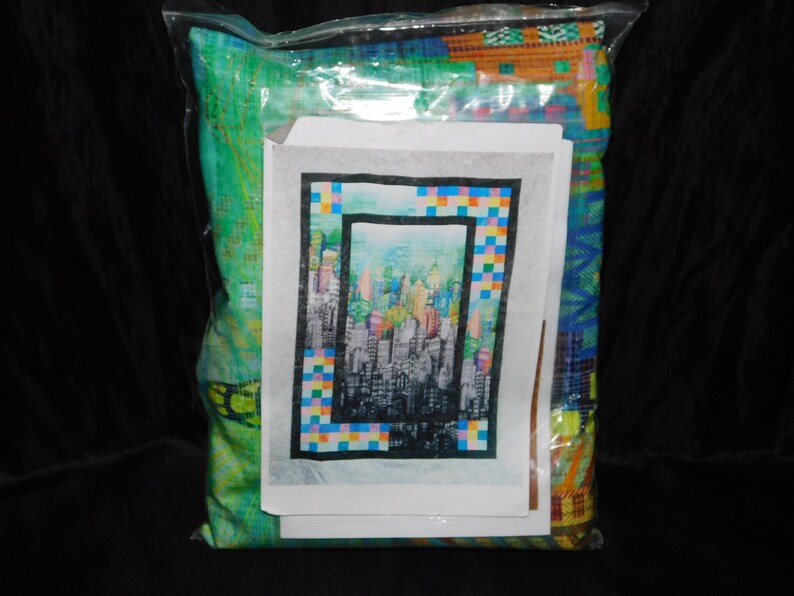 City Skylines Spotlight Wall Quilt Kit With Printed Center Fabric Panel ...