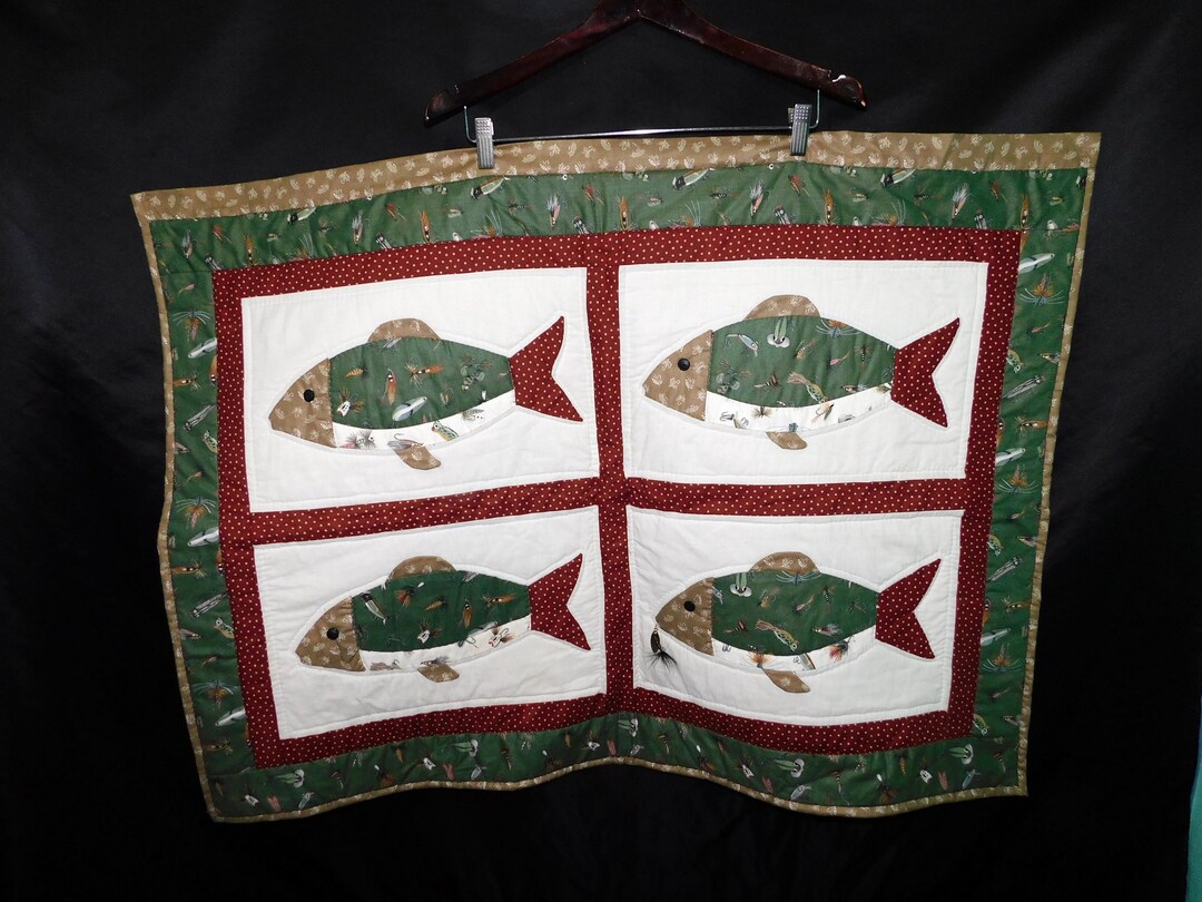 Vintage 4 Fish Wall Quilt Red Green Brown Fly Fishing Lures Flies Print ...