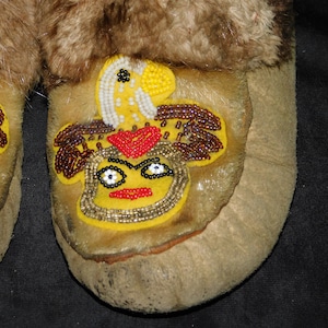 Vintage Alaska Native Eskimo Beaded Slippers for UPCYCLING Yellow Felt ...