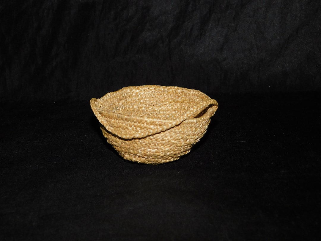 Mini Berry Basket Alaska Native Eskimo Coiled Grass With Handle Light ...