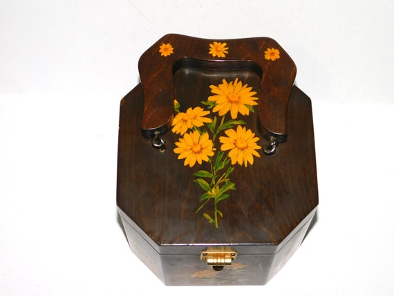 1974 Wood Purse Yellow Daisy Flowers Velvet Lined Top… - Gem