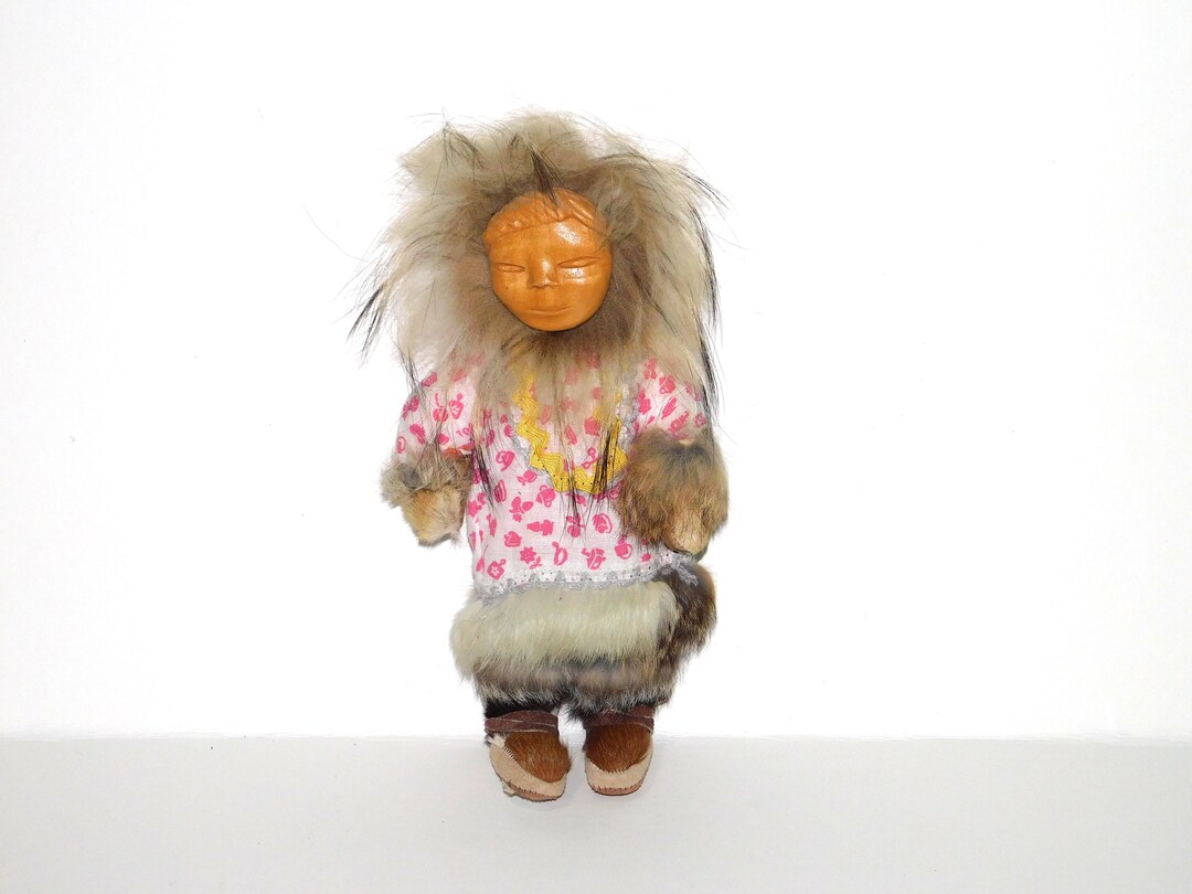 Vintage Alaska Eskimo Doll Carved Wood Face Pink Kuspuk Real Fur Trim 9 ...