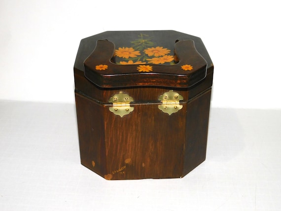 1974 Wood Purse Yellow Daisy Flowers Velvet Lined Top… - Gem