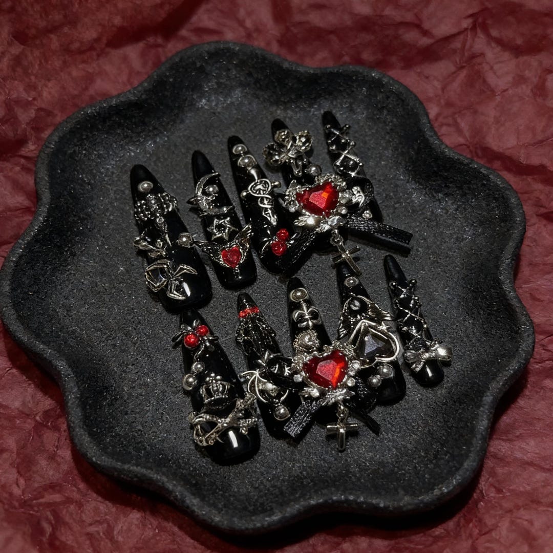 Dark Chain & Gem Long Stiletto Flase Nails, Black Red Heart Press-on ...