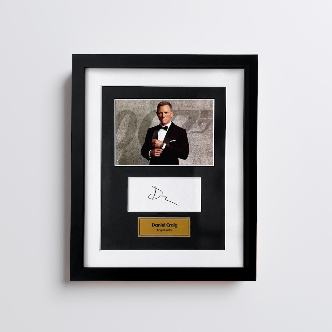 Daniel Craig Autograph Photo – Signed Photo Facsimile - Etsy